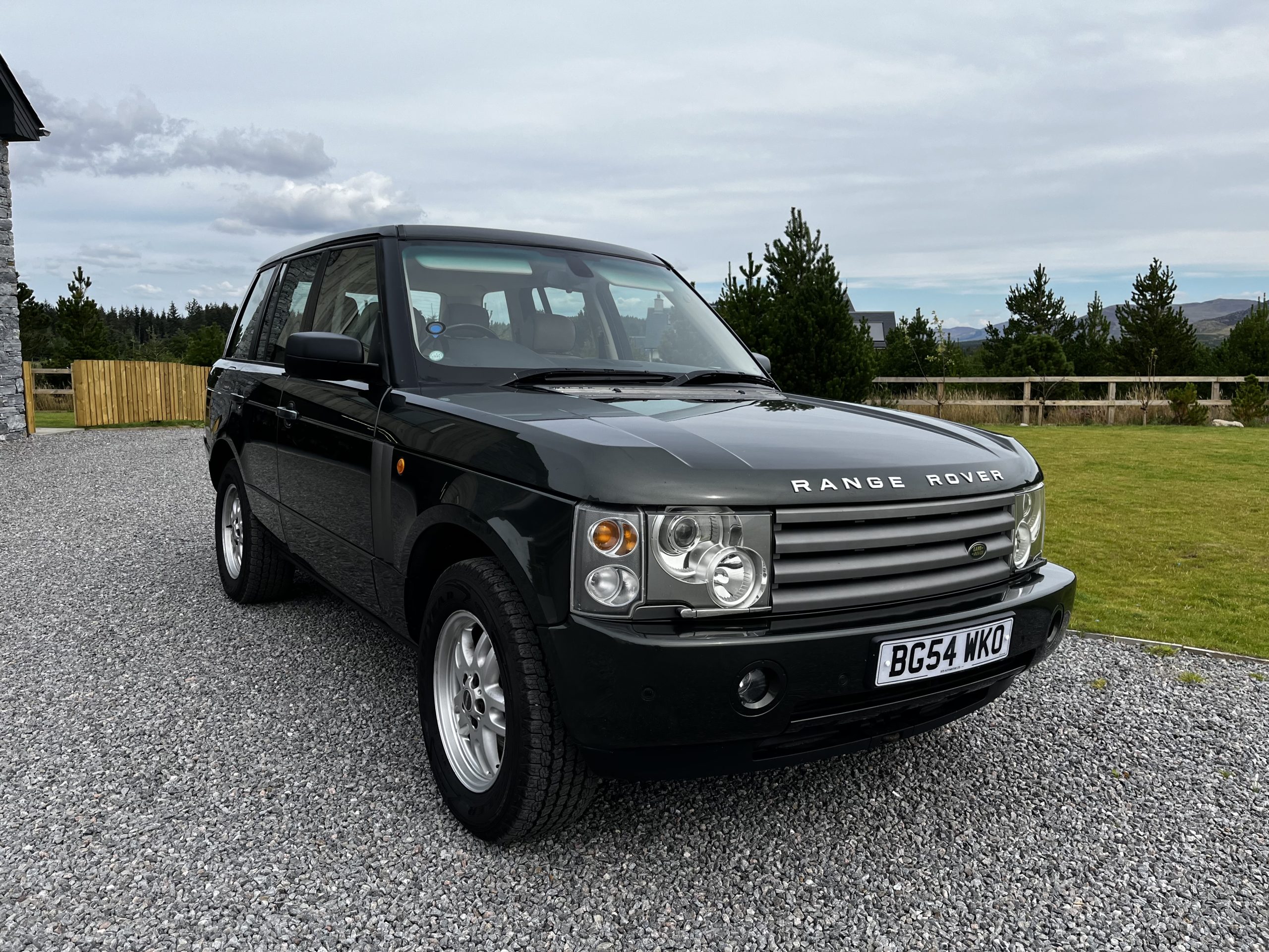 Range Rover Vogue TD6 SOLD - Highland Trucks